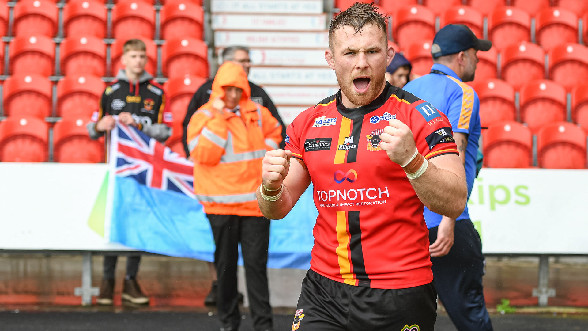 Hallas pens new one year deal - Chamber Members